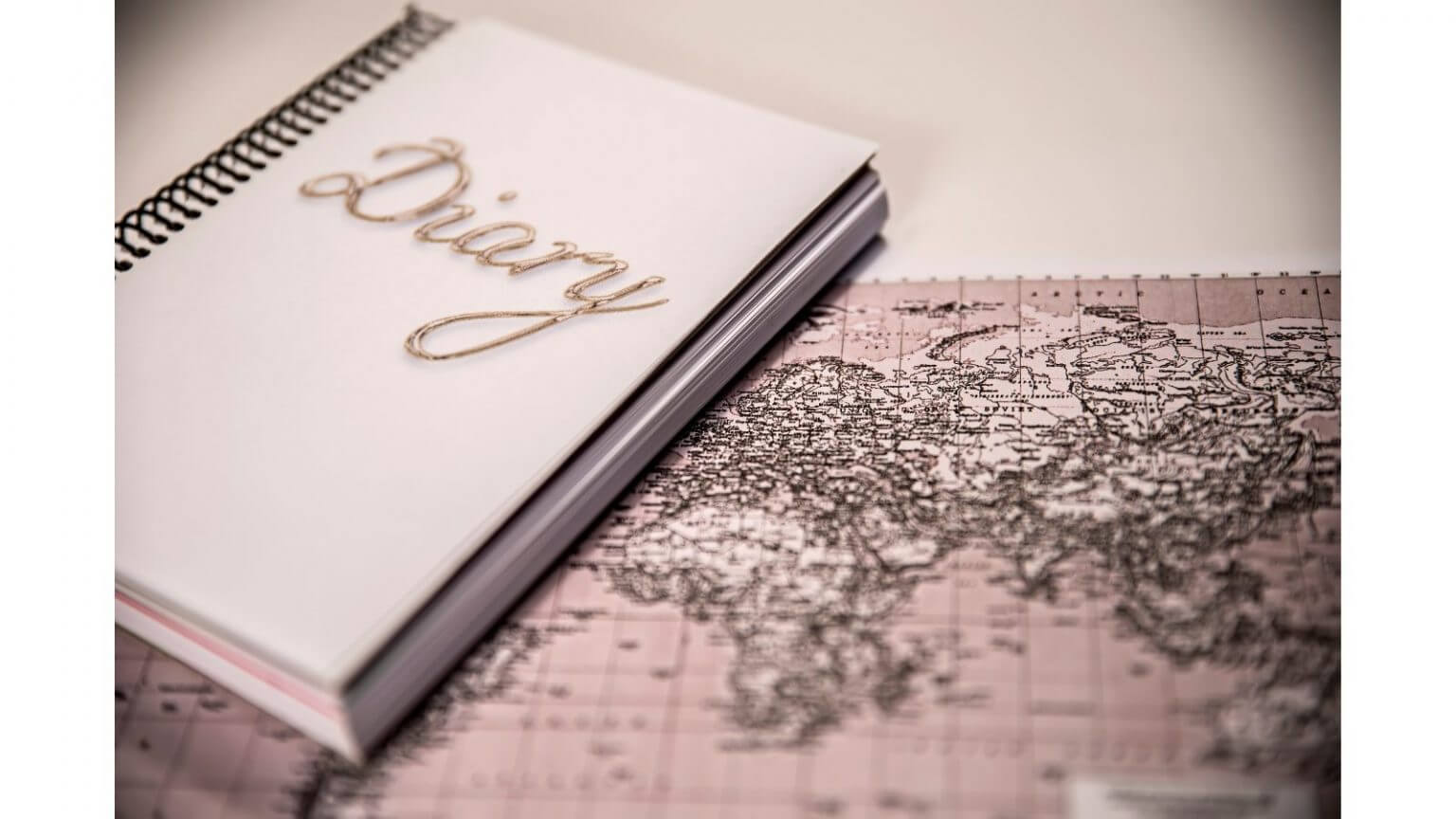 A Diary vs A Journal - KatharineChestnut.com